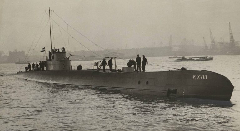 Dutch Submarine K-XVIII Visits Fremantle in 1935 - Dutch Australia ...