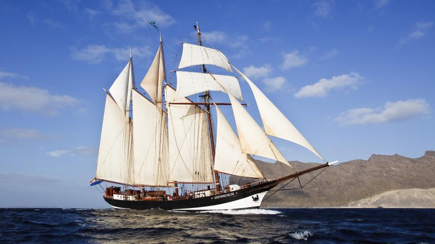 Tall ship Oosterschelde led the Darwin200 Global Voyage - Dutch ...