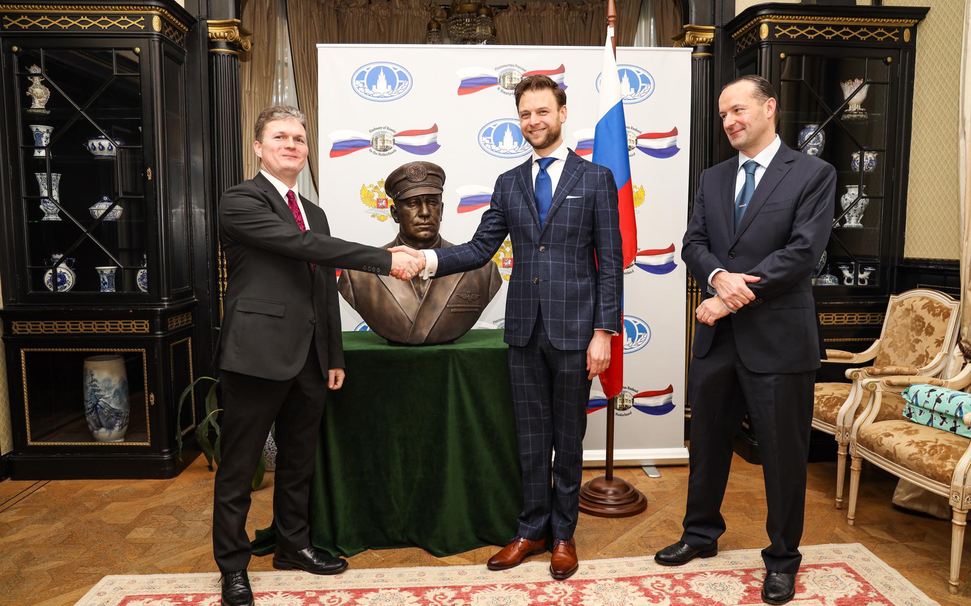 Dutch-Russian Ace Pilot Iwan Smirnoff (WWII) - Dutch Australia Cultural ...