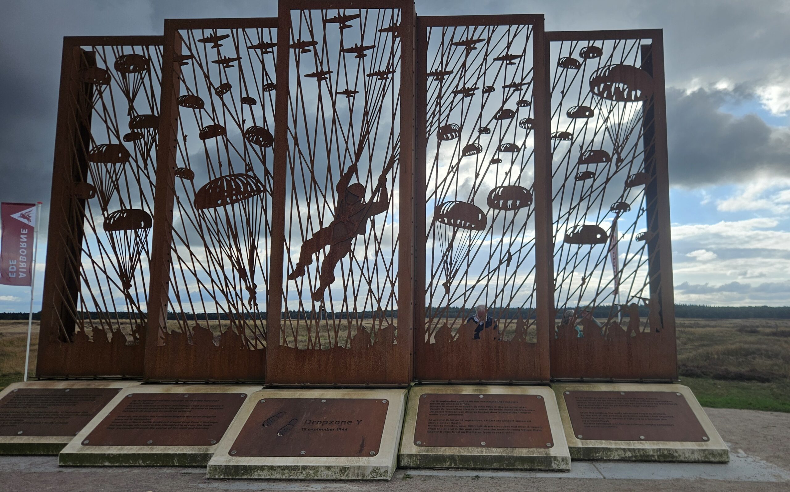 John Hackett: An Australian-Born Leader in Operation Market Garden ...