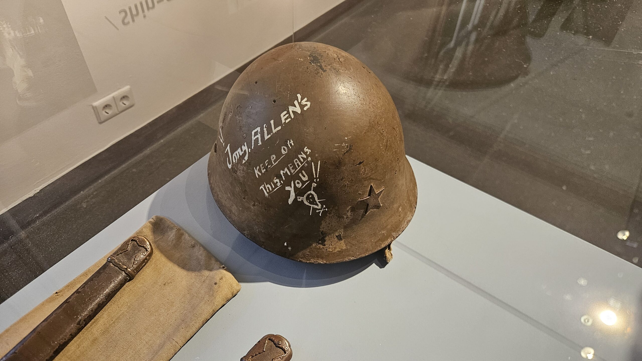 A Japanese helmet, an Australian soldier and the liberation of Dutch ...